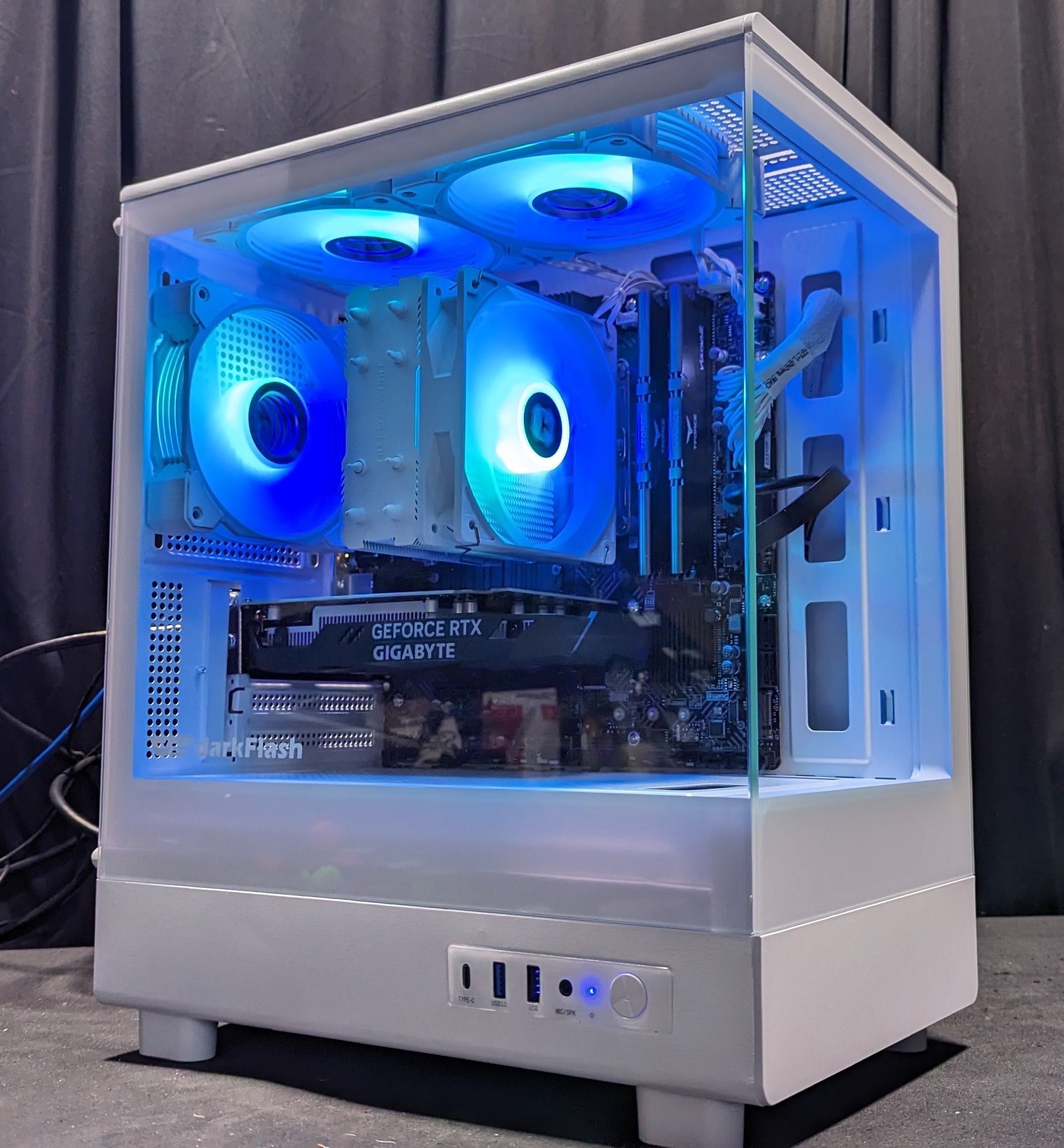 Frostfire Gaming PC Series – EMPOWER GAMING COMPUTERS
